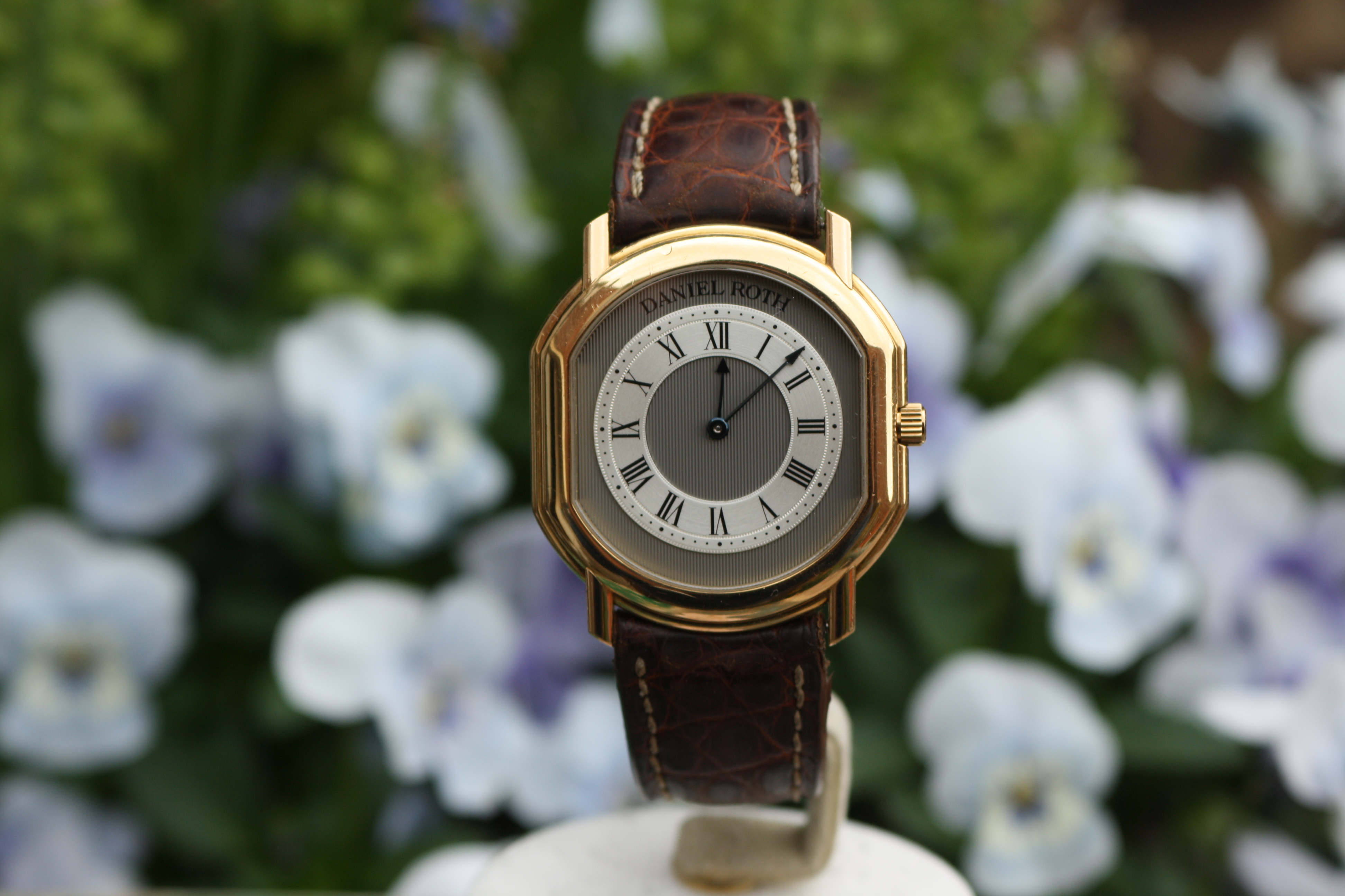 Daniel Roth Ultra Flat Gold watch from 1991 - VINTAGE TIMES AMSTERDAM